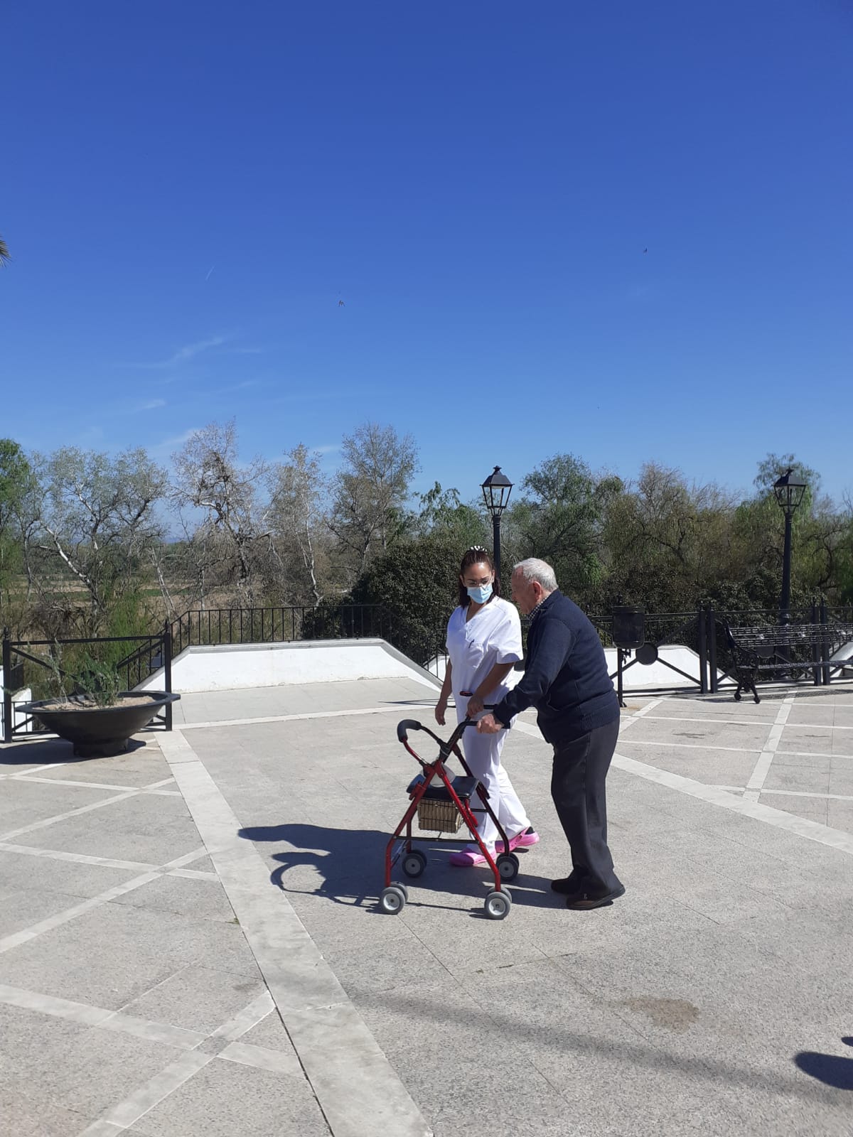 RELACIONES CON LA COMUNIDAD|Residencia Entrepinares